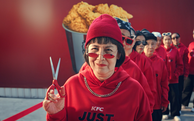 Ad of the Day | KFC Christmas campaign celebrates sharing with one-take ...